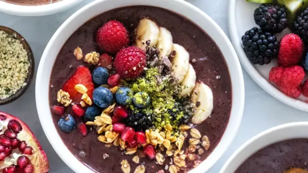 Easy Homemade Acai Bowl Recipe - 4 Ideas