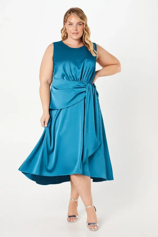 10 Cute Satin Plus Size Dress Ideas
