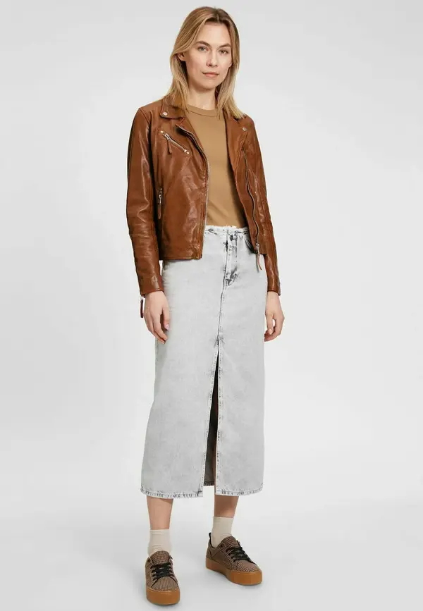 12 Brown Leather Jacket Outfits: Effortless Style You Can Wear Anywhere